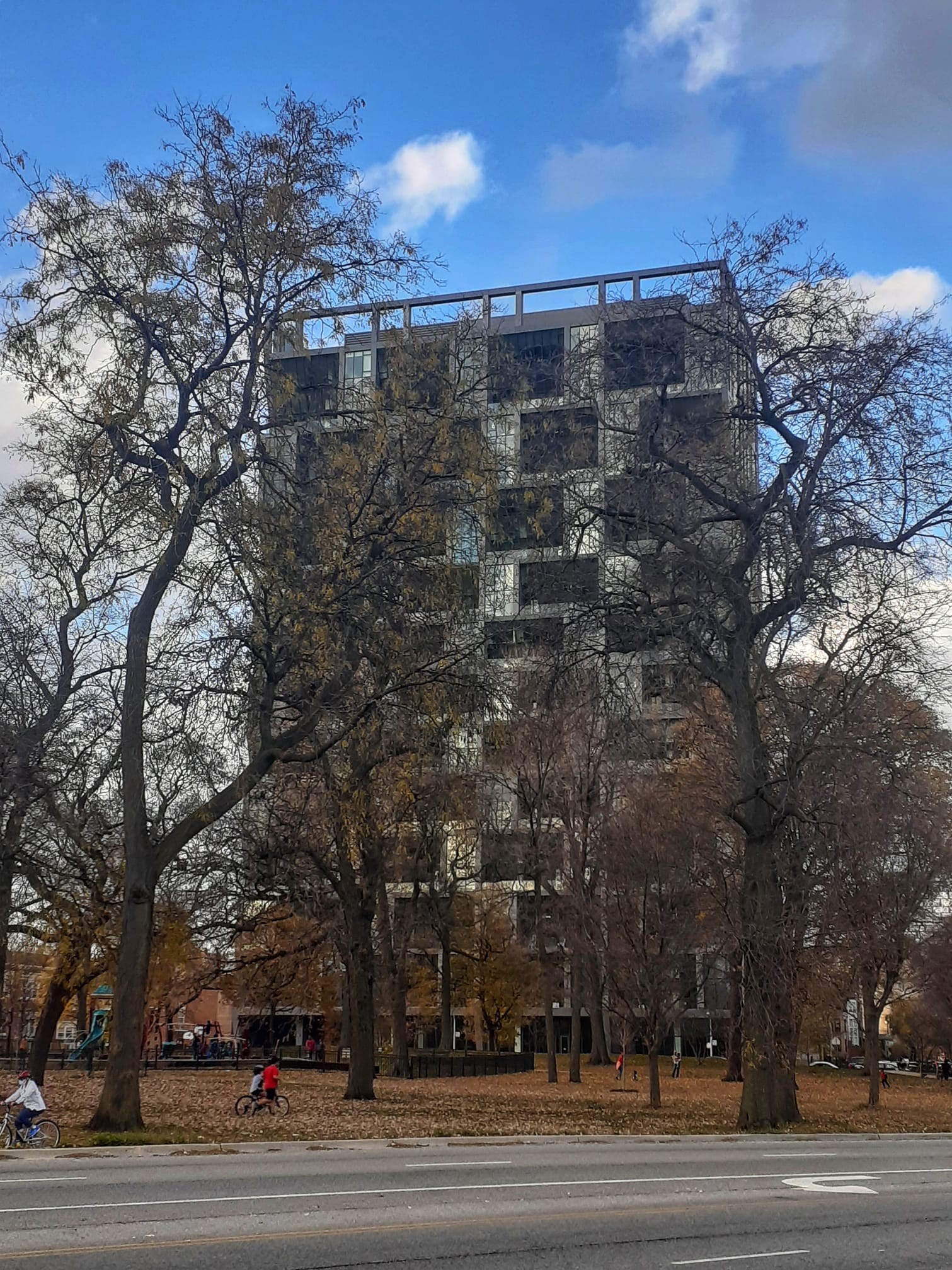 building with staggered windows – Random demos